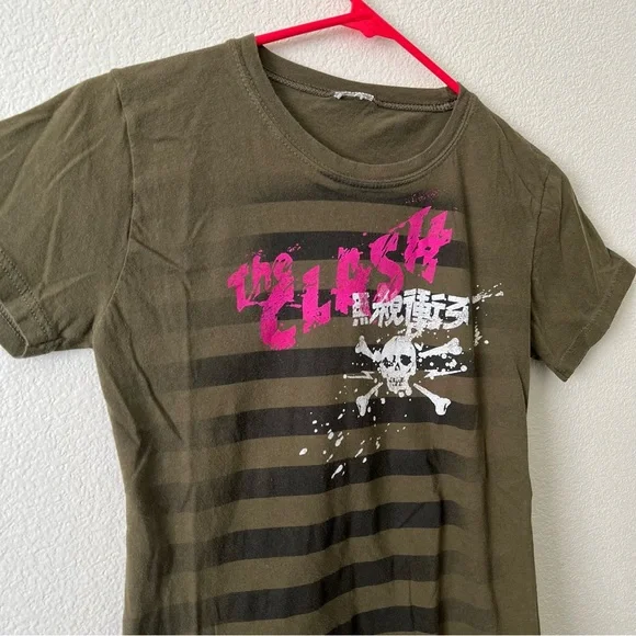 Hot Topic | Tops | Vintage Y2k Hot Topic Rock Band Tee The Clash Skull ...
